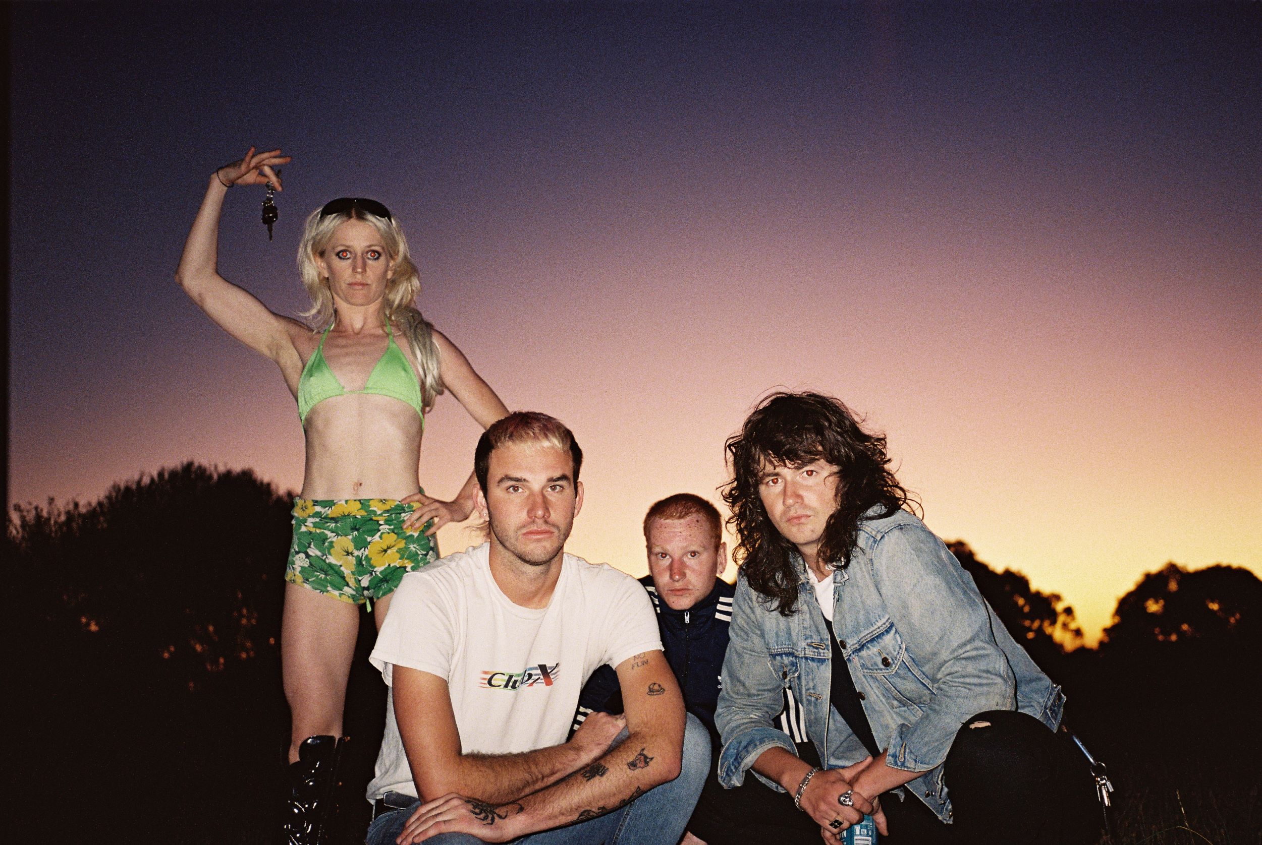 AMYL AND THE SNIFFERS Feel Safe With New Single | HEAVY Magazine