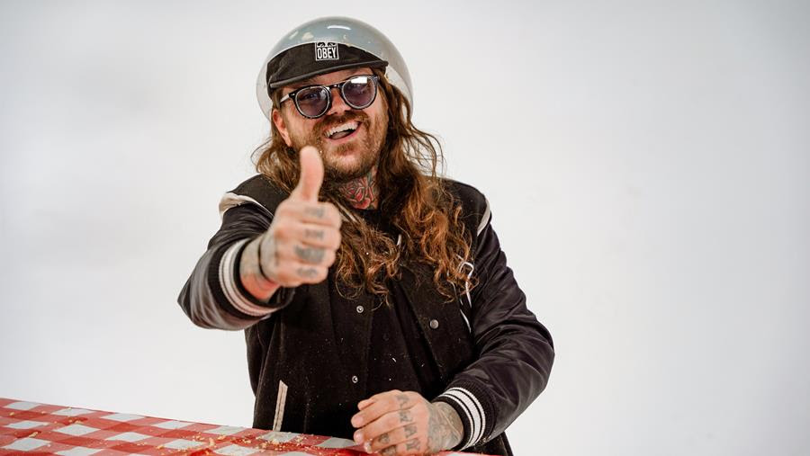 FANGZ Drop Single 'Let's Talk' | HEAVY Magazine