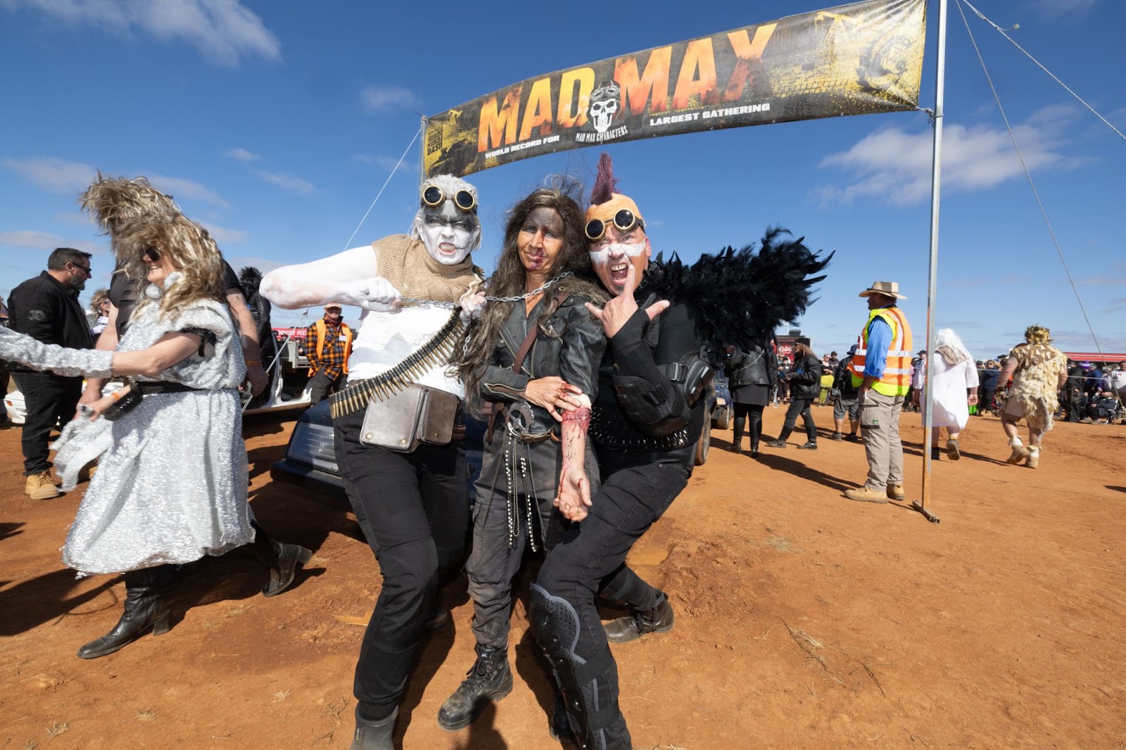 MUNDI MUNDI BASH Dances Into History With New World Record | HEAVY Magazine