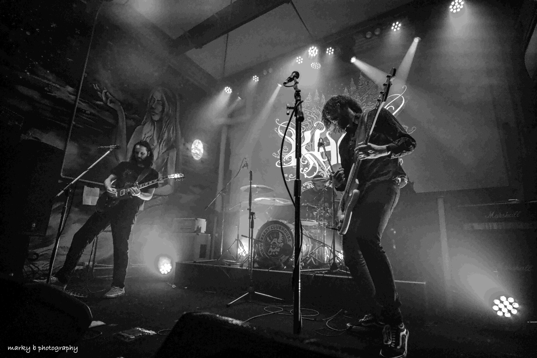 KAHN: Gold Coast, Mo's Desert Clubhouse, 07/11/2025 | HEAVY Magazine